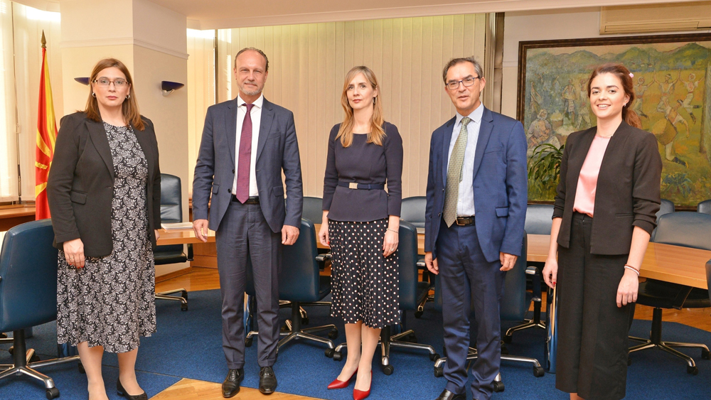 Средба на гувернерката Ангеловска Бежоска со амбасадорот Бомгартнер и раководителот на